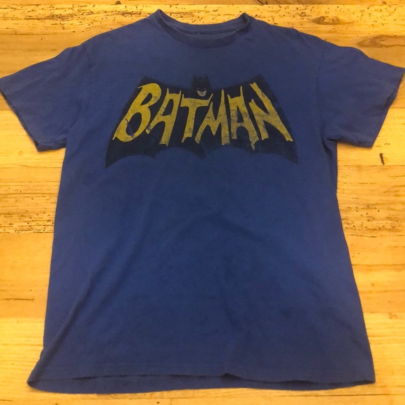 Batman | Shirts | Authentic Original Batman Logo Tshirt Mens Small ...